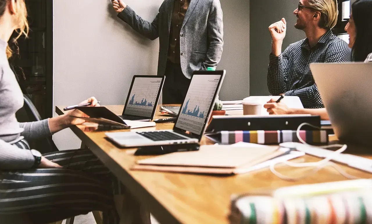 11 subtle behaviors men display that fuel toxic work environments