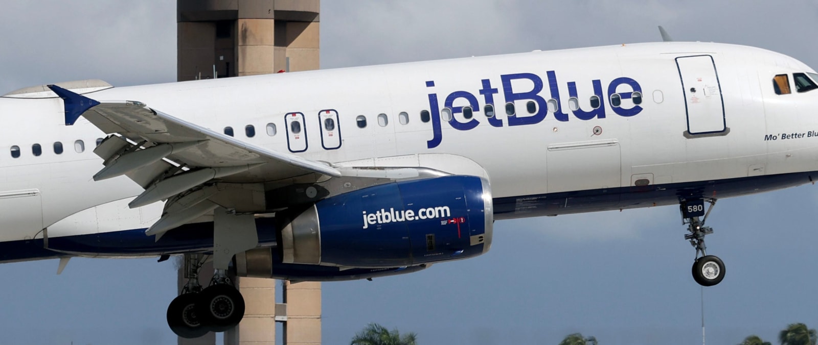 JetBlue pilot claims plane nearly collided with US Air Force tanker ...