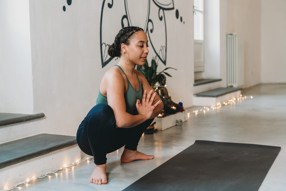 16 yoga poses to loosen tight hips, according to experts