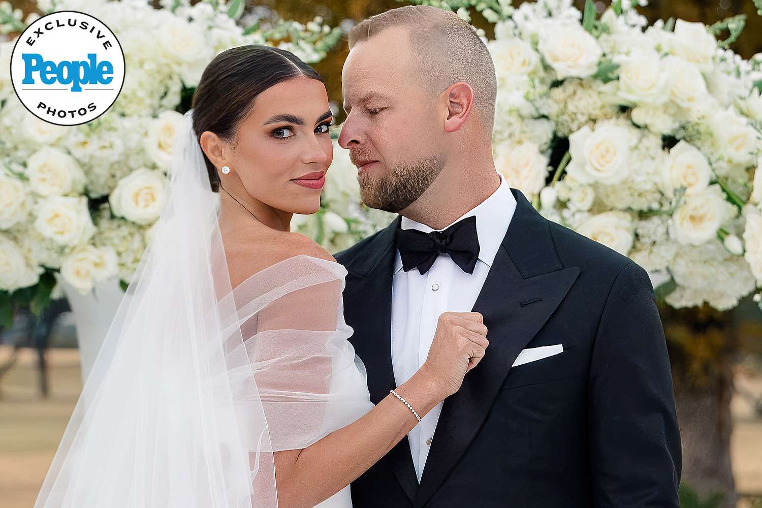 Baseball pro AJ Minter marries Anna Hardee in 'elegant, chic' wedding ...