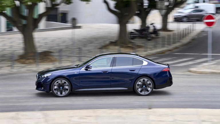 2026 BMW i5 vs. 2026 Mercedes-Benz EQE: 3 key differences