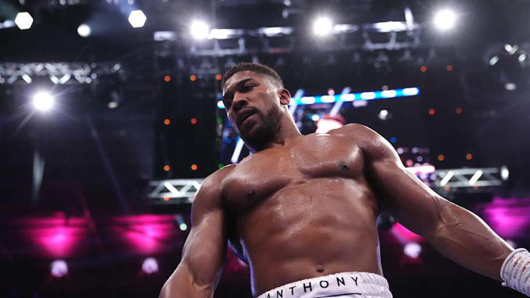 Roy Jones Jr says David Benavidez could beat Oleksandr Usyk in '50-50 ...