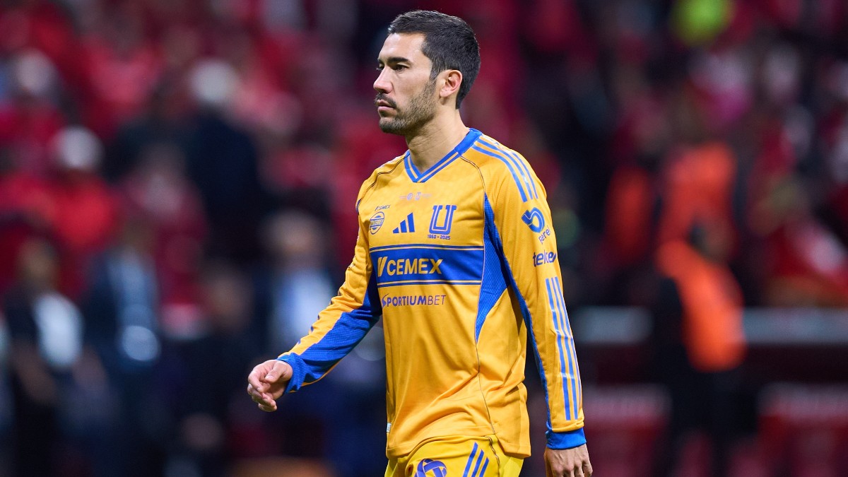 ¡No aguantó! Juan Pablo Vigón agrede a jugador del Toluca que le ...