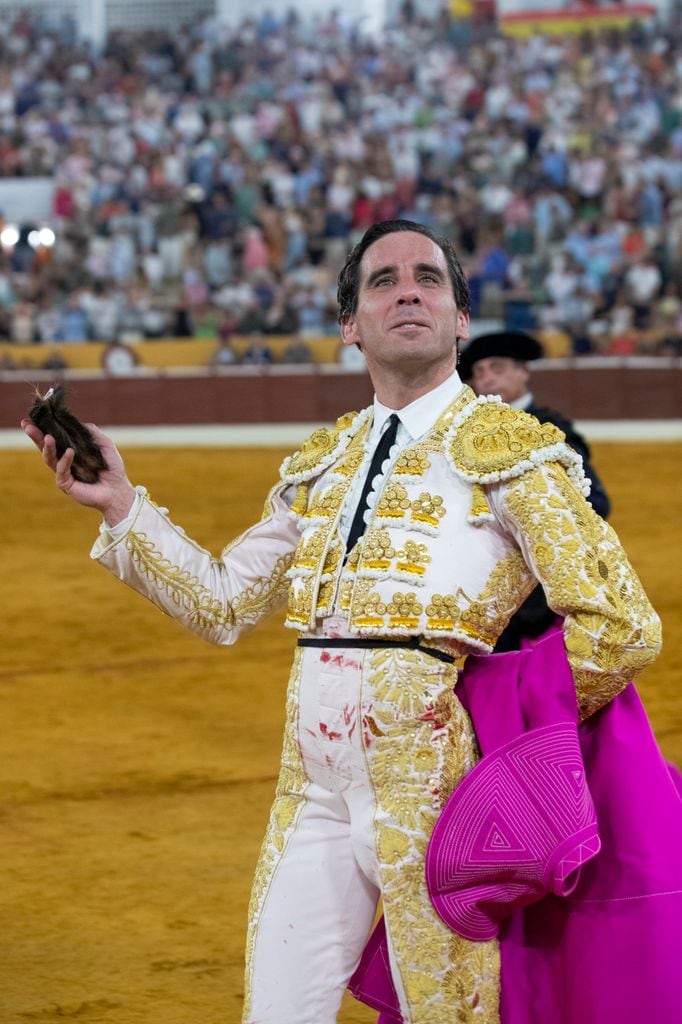 El torero sevillano Juan Ortega recupera la sonrisa siete meses después ...