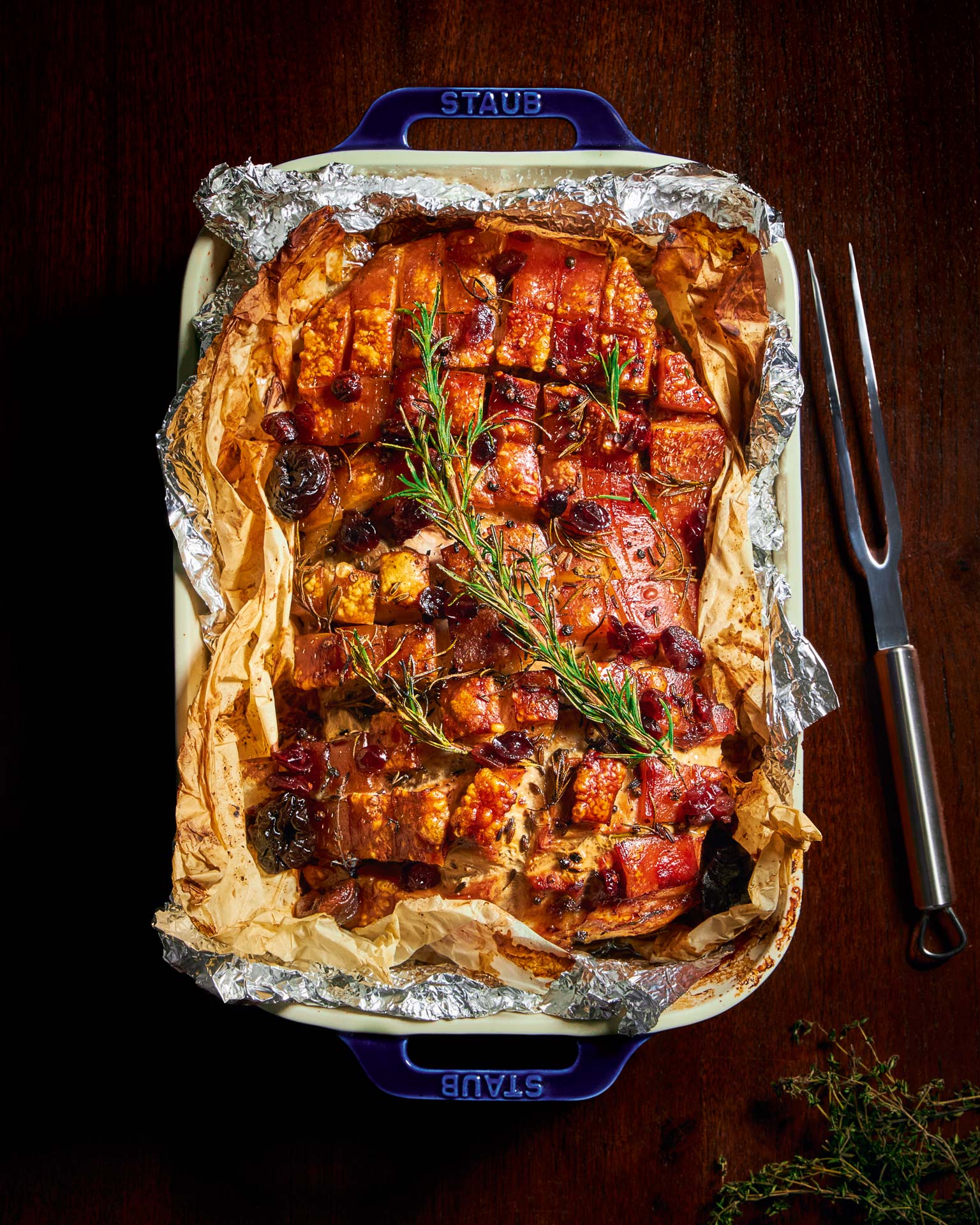 Όλα στη λαδόκολλα: 6 εντυπωσιακές γιορτινές συνταγές χωρίς κόπο