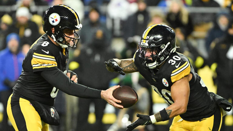 Week 17 NFL picks, odds, best bets from proven model: This 5-leg parlay ...