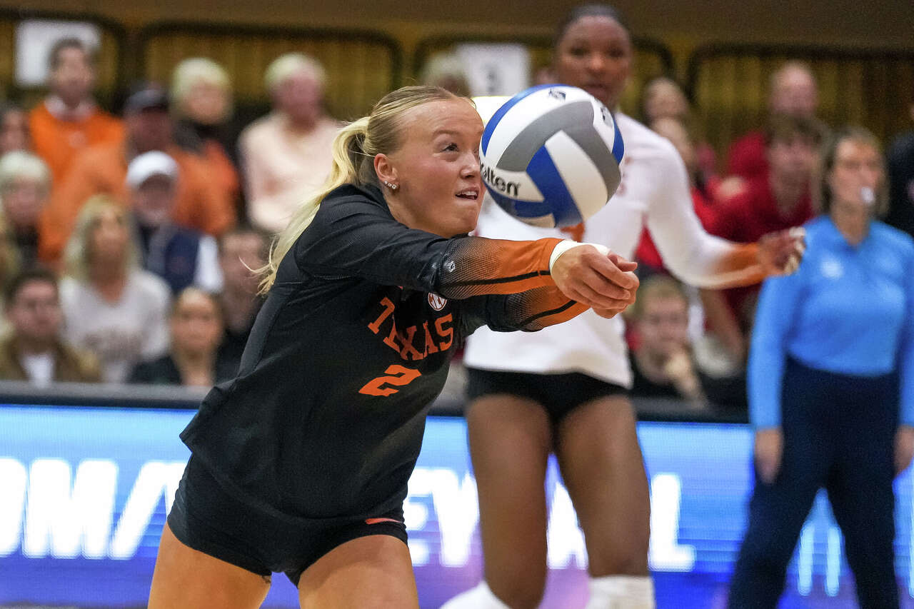 Texas volleyball: Emma Halter's departure leaves big senior shoes for ...