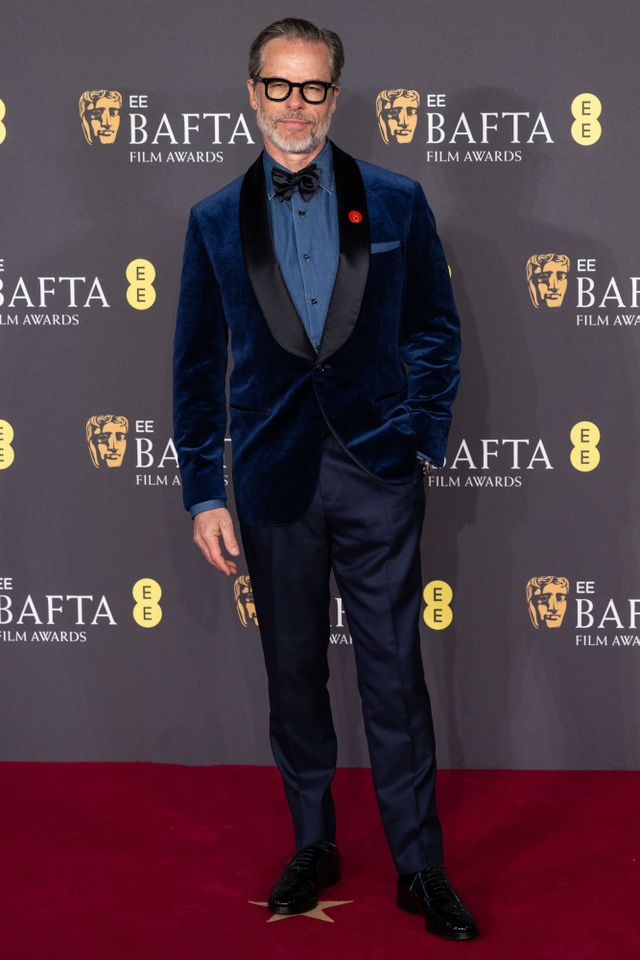Guy Pearce's apology for antisemitic posts resurfaces 2 weeks later ...