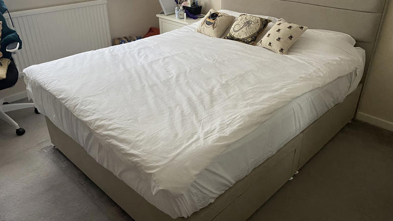 'It's simply harder to unwind in a cluttered space': The hotel sheet ...