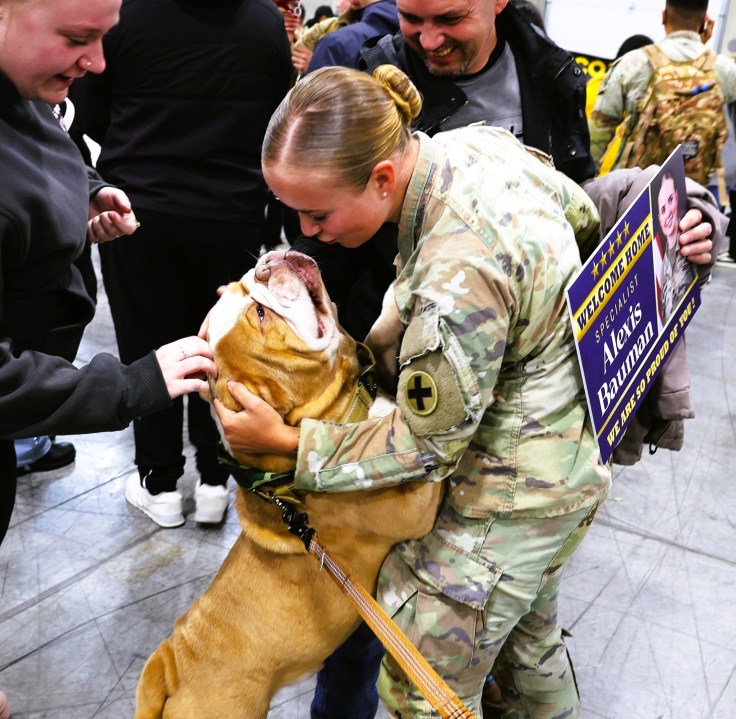 550 Illinois National Guard soldiers return from overseas deployment ...