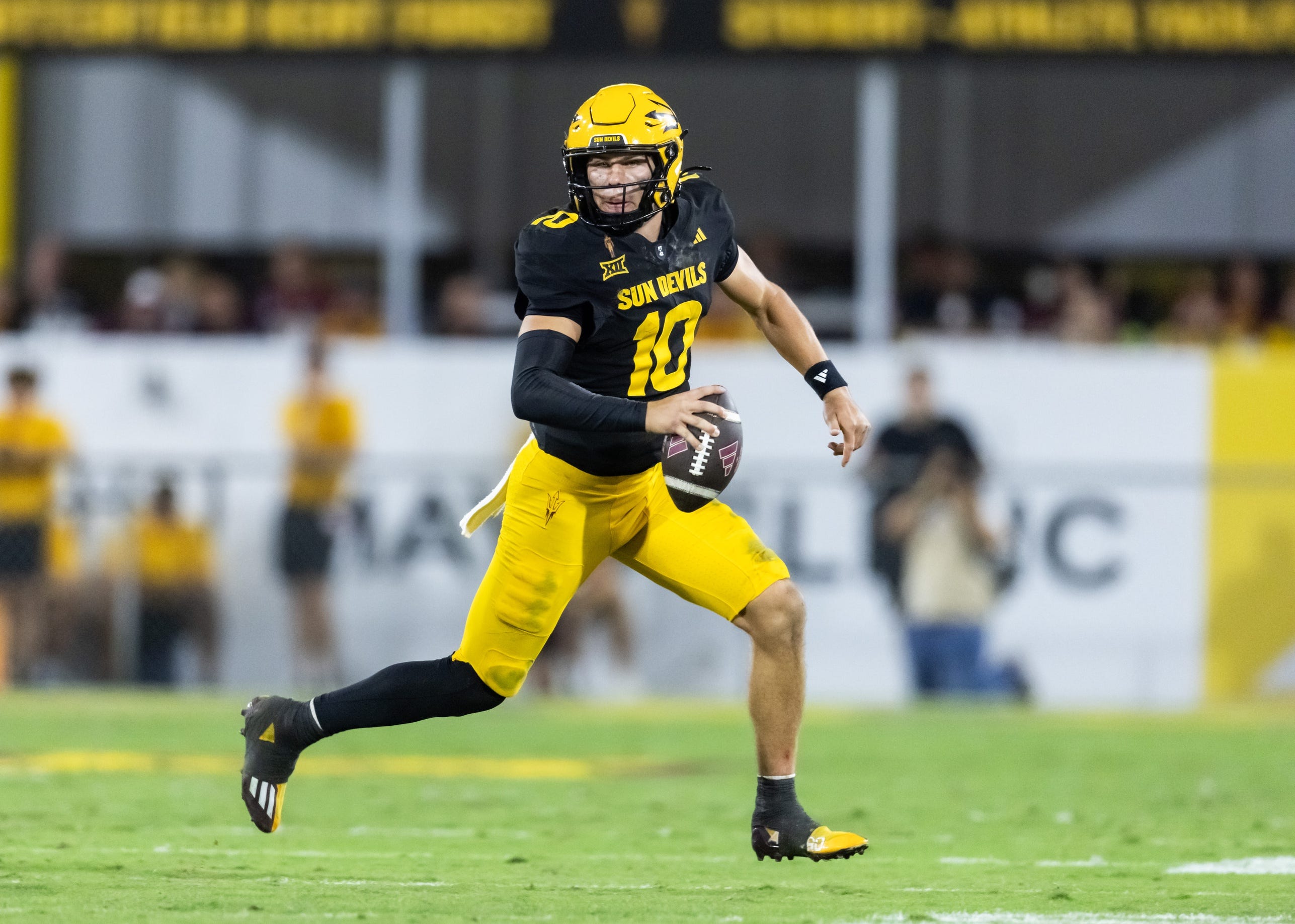 Oregon listed as early school to watch for ASU transfer QB Sam Leavitt