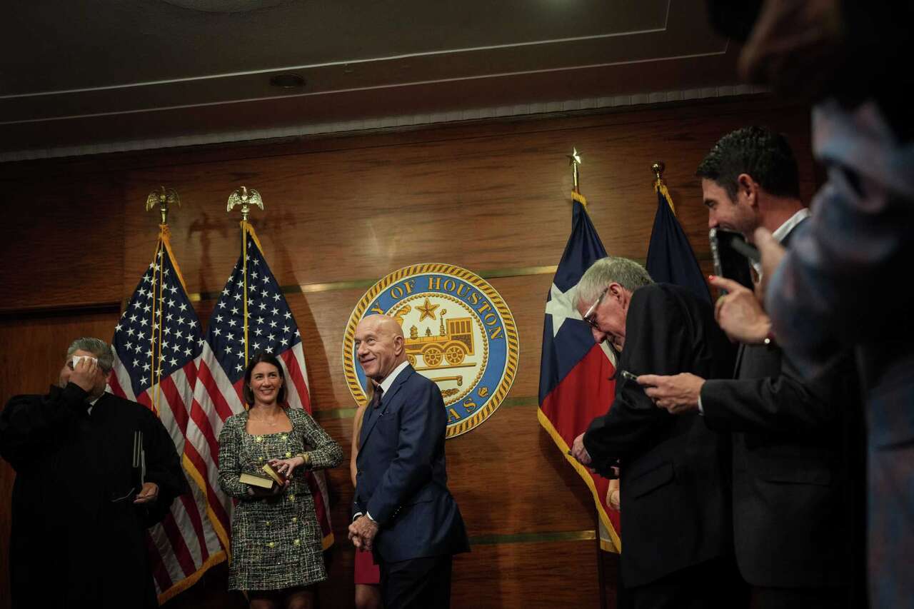 What's next for Mayor John Whitmire after Harris Democratic Party ...
