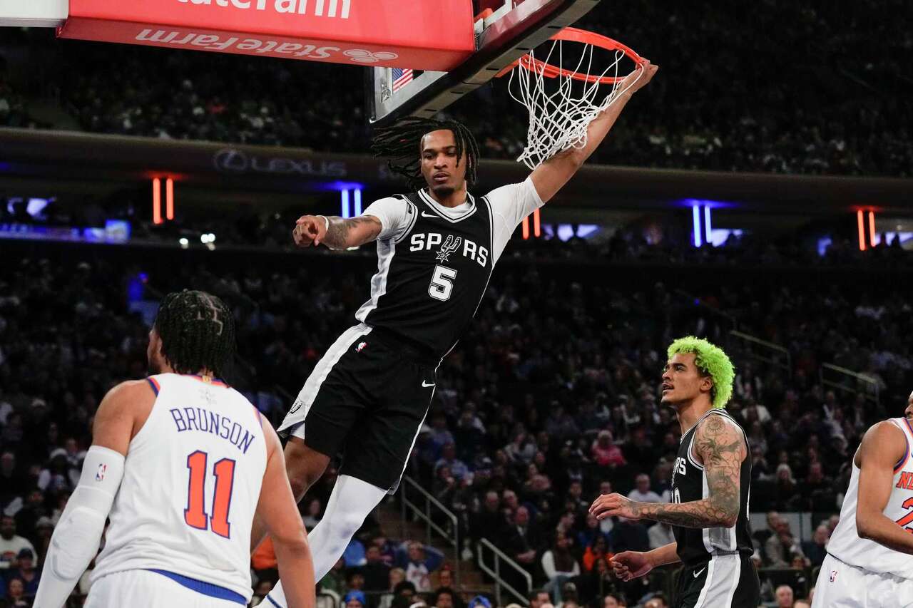 Spurs vs. Knicks: How to watch the NBA Cup final, who's starting, who's out