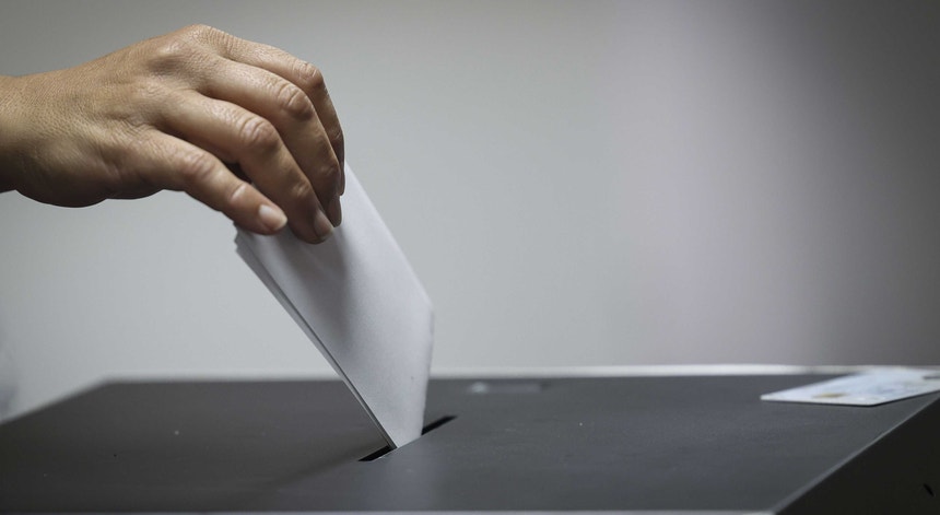 Sondagem da Católica. Empate técnico entre Ventura, Marques Mendes e ...