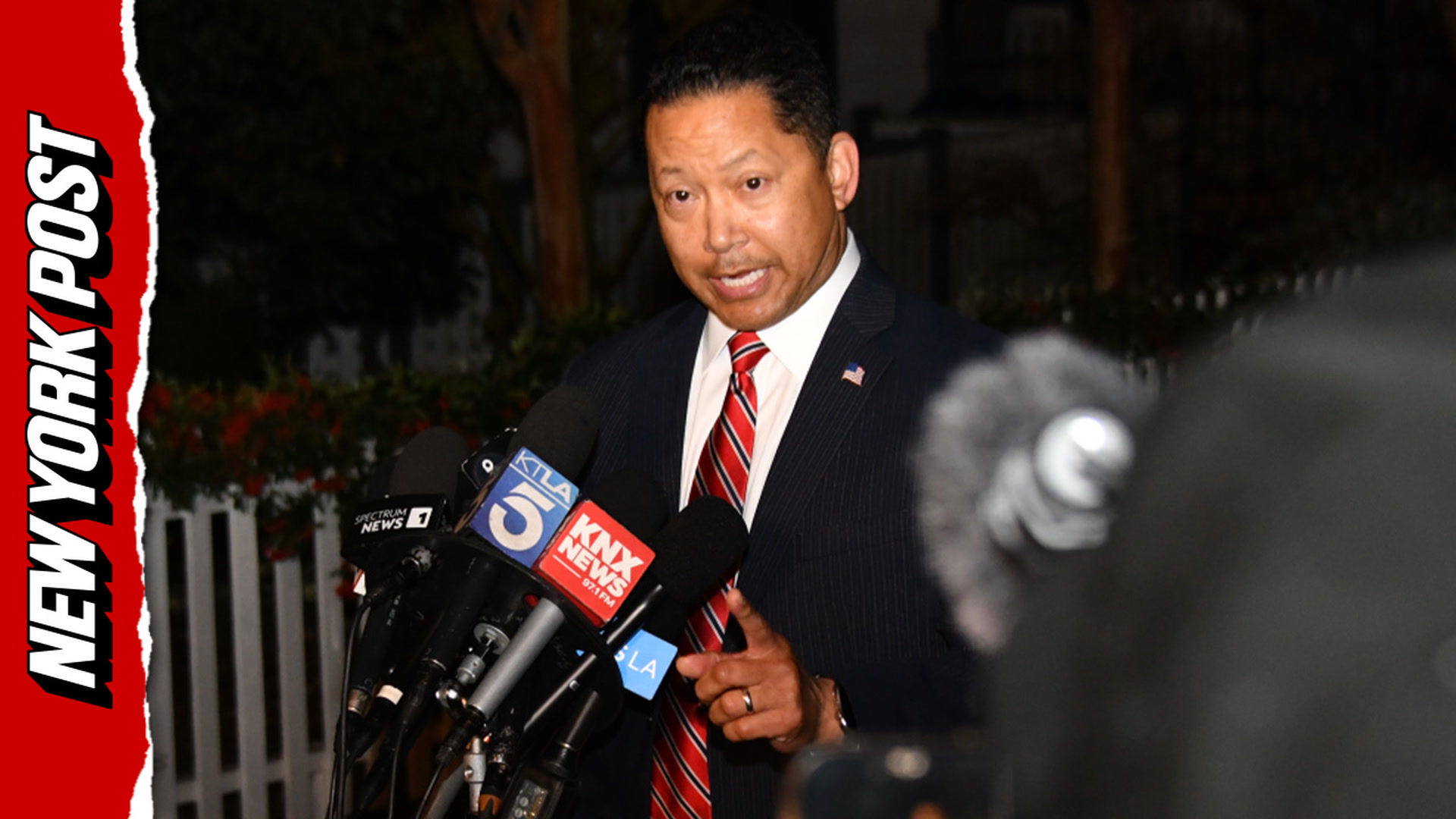 LAPD's Alan Hamilton conducted a press conference outside the home of ...