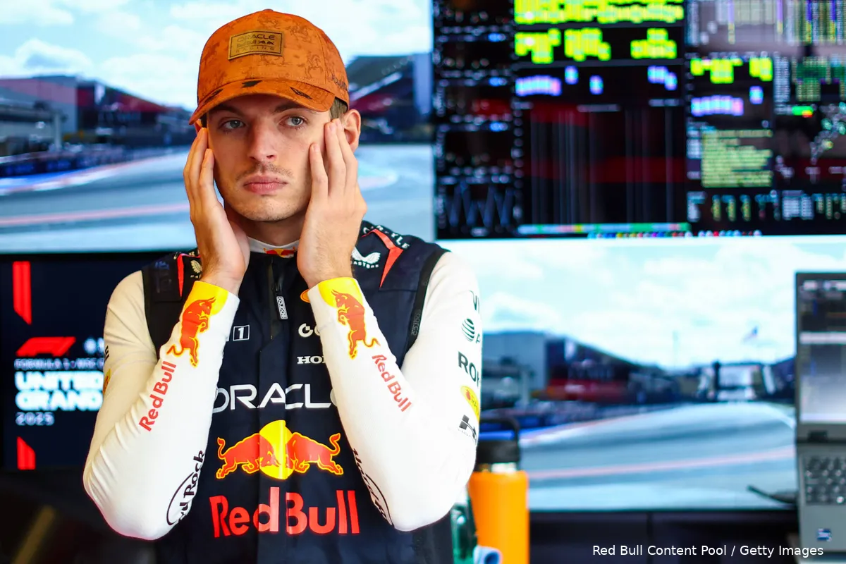 Engelse journalist steunt Verstappen en valt weggestuurde collega aan ...