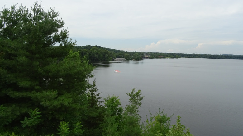 Wisconsin's town surrounding a scenic lake has camping, a walkable ...