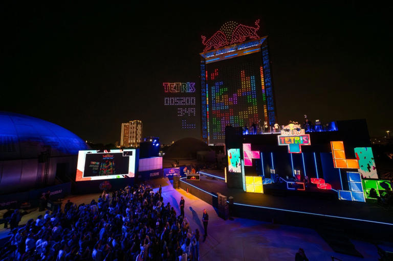 World’s biggest game of Tetris uses 2,000 drones