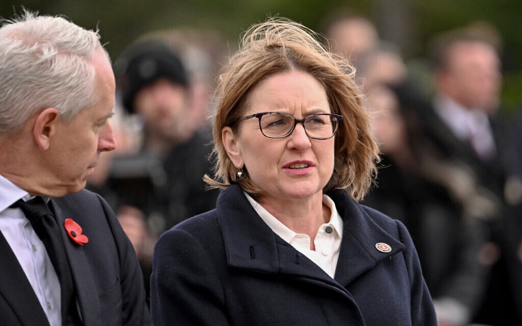 Victoria premier booed at Melbourne vigil amid ire at Labor party over ...