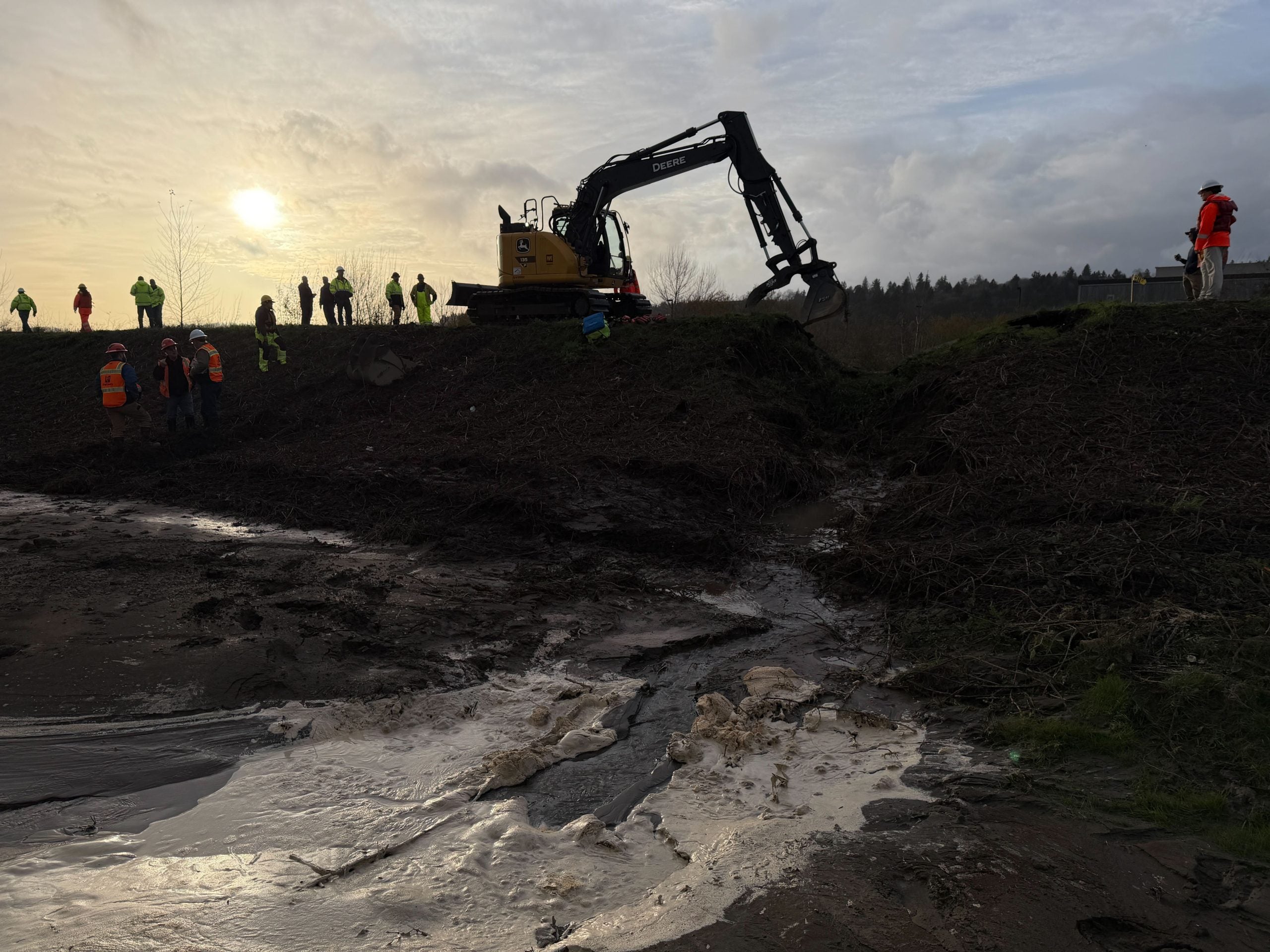 Second levee failure in Washington as latest atmospheric river slams ...
