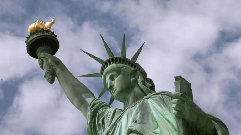Brazil storm knocks down Statue of Liberty replica at Havan store in ...