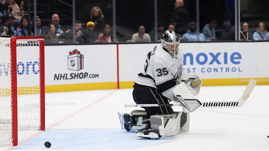LA Kings injury updates: Darcy Kuemper leaves game vs. Stars