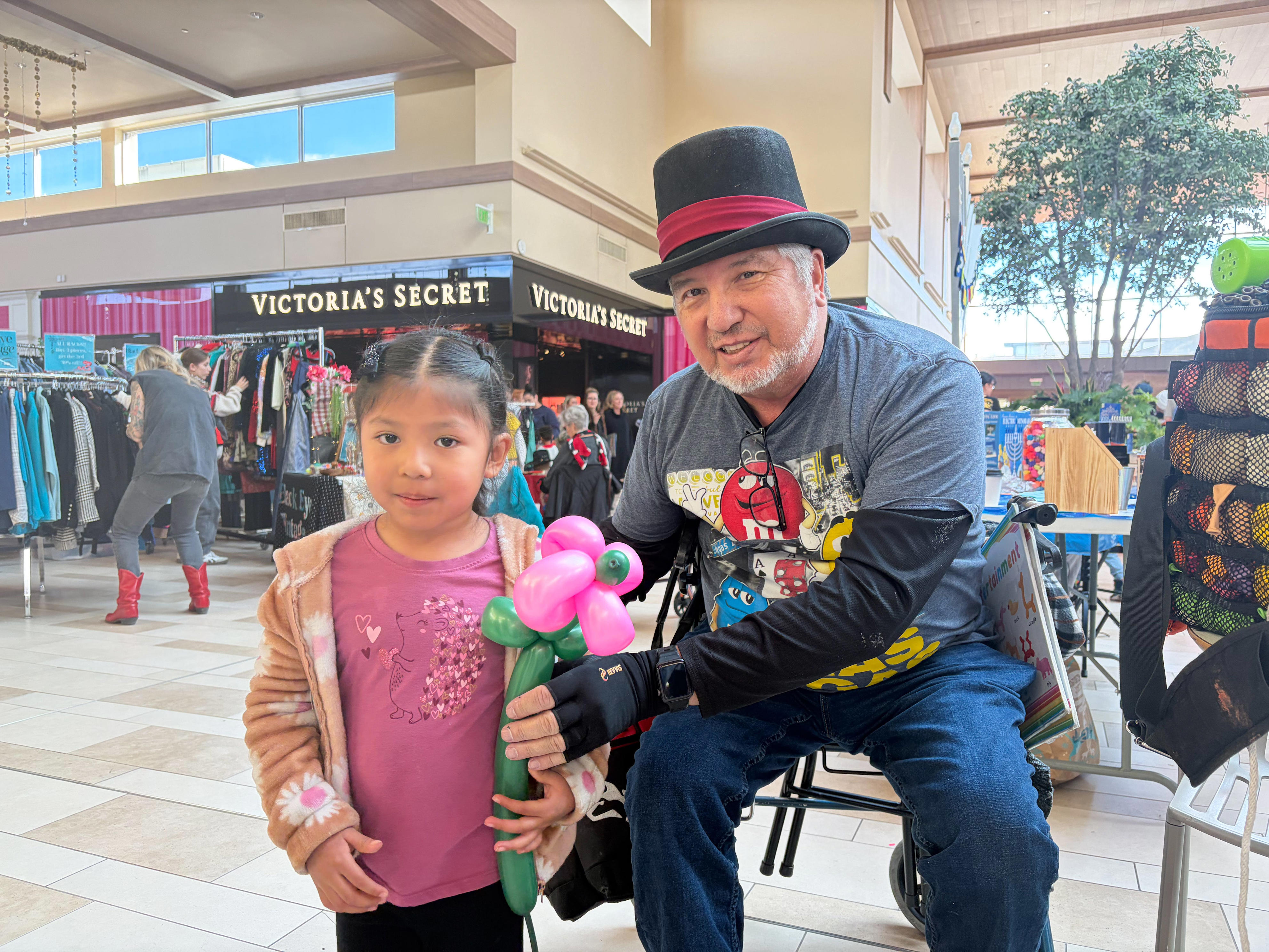 Fort Collins celebrates first day of Chanukah at Foothills mall event