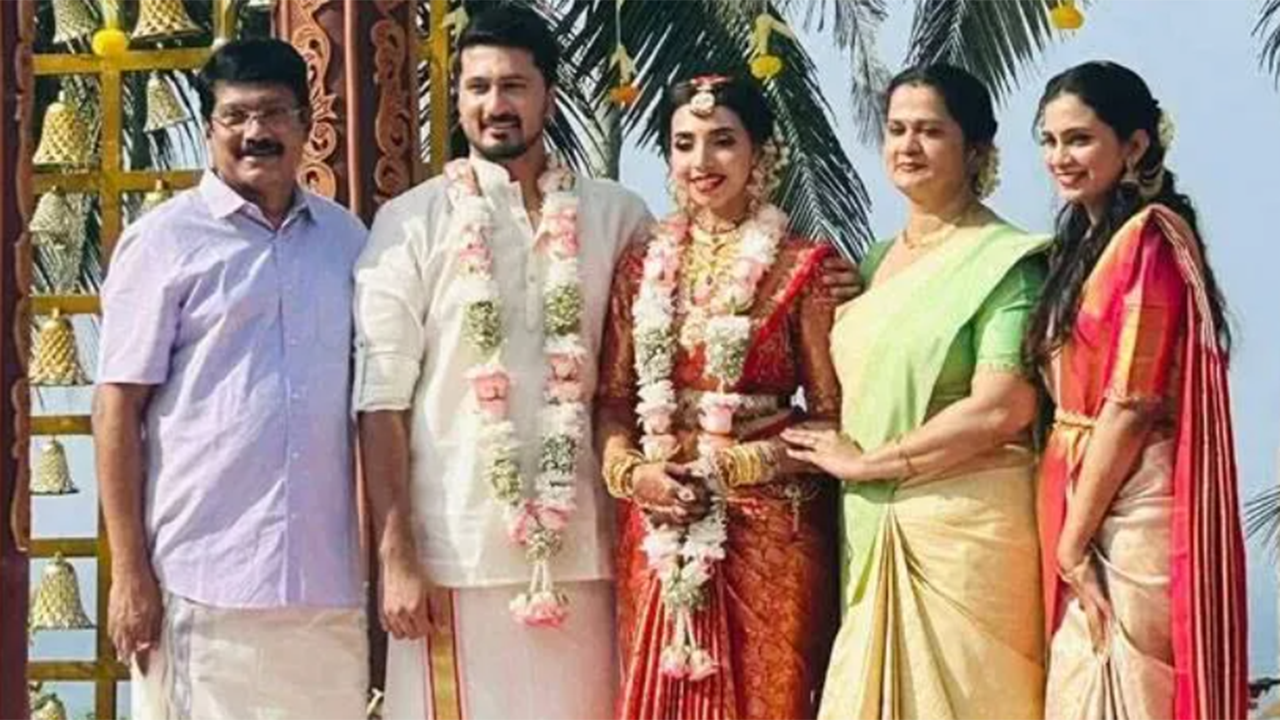 Singer Arvind Venugopal ties the knot with actor-model Sneha Ajith, Suresh Gopi graces the wedding