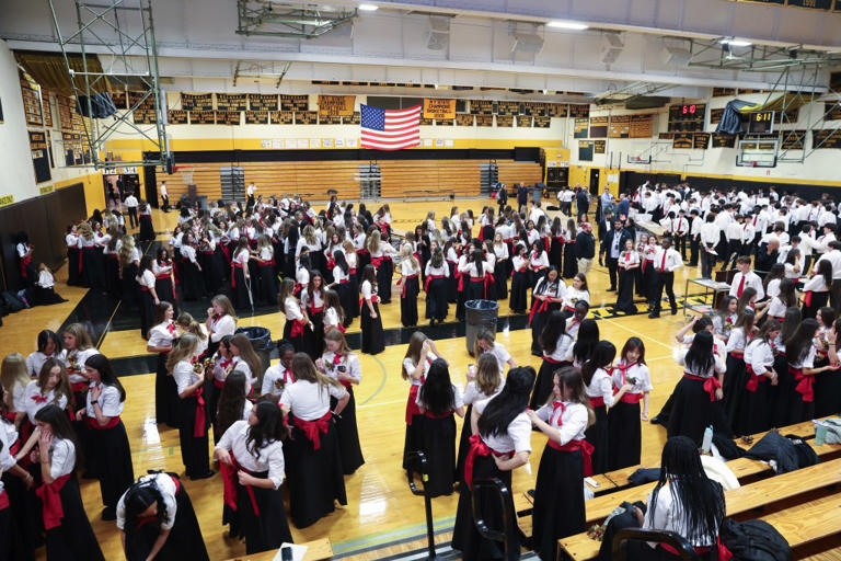 LI Catholic school belts holy hits — and expects 3 or 4 kids to do this ...