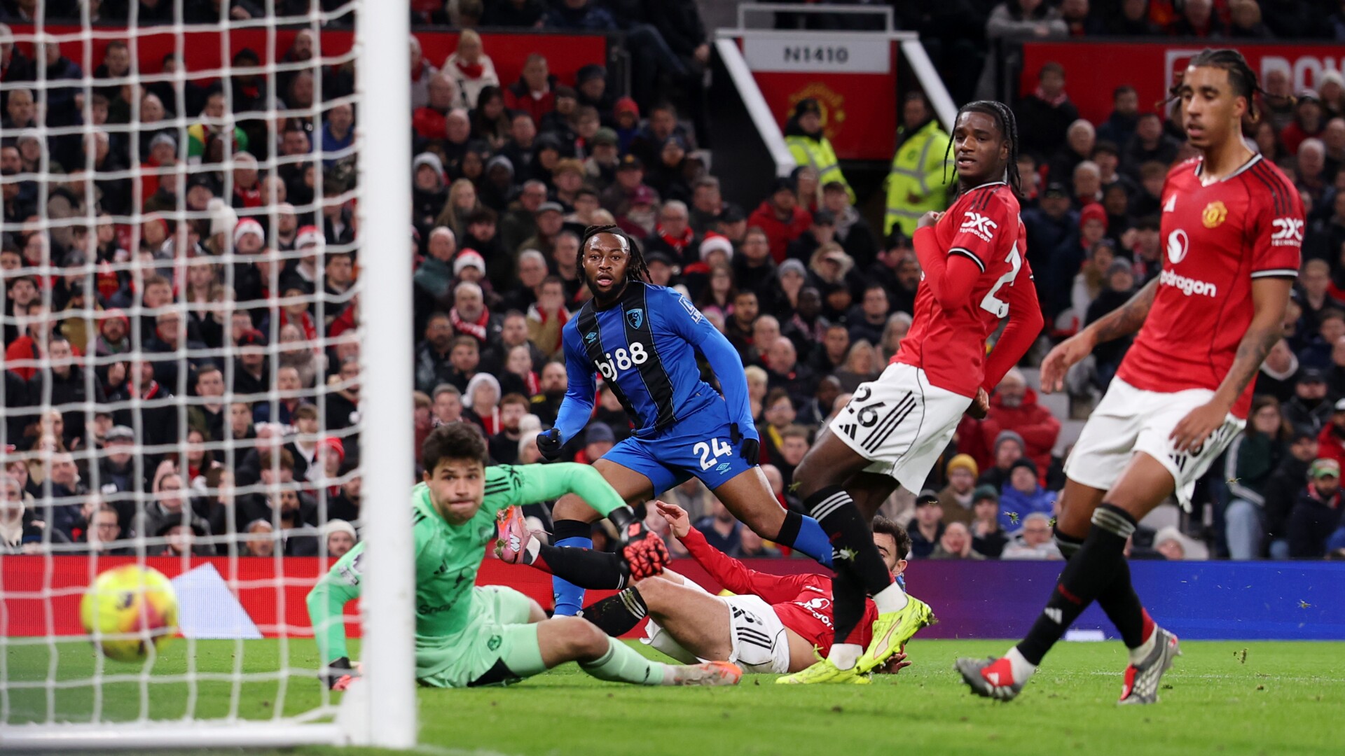 Manchester United 4-4 Bournemouth: Red Devils dismal defending delivers ...