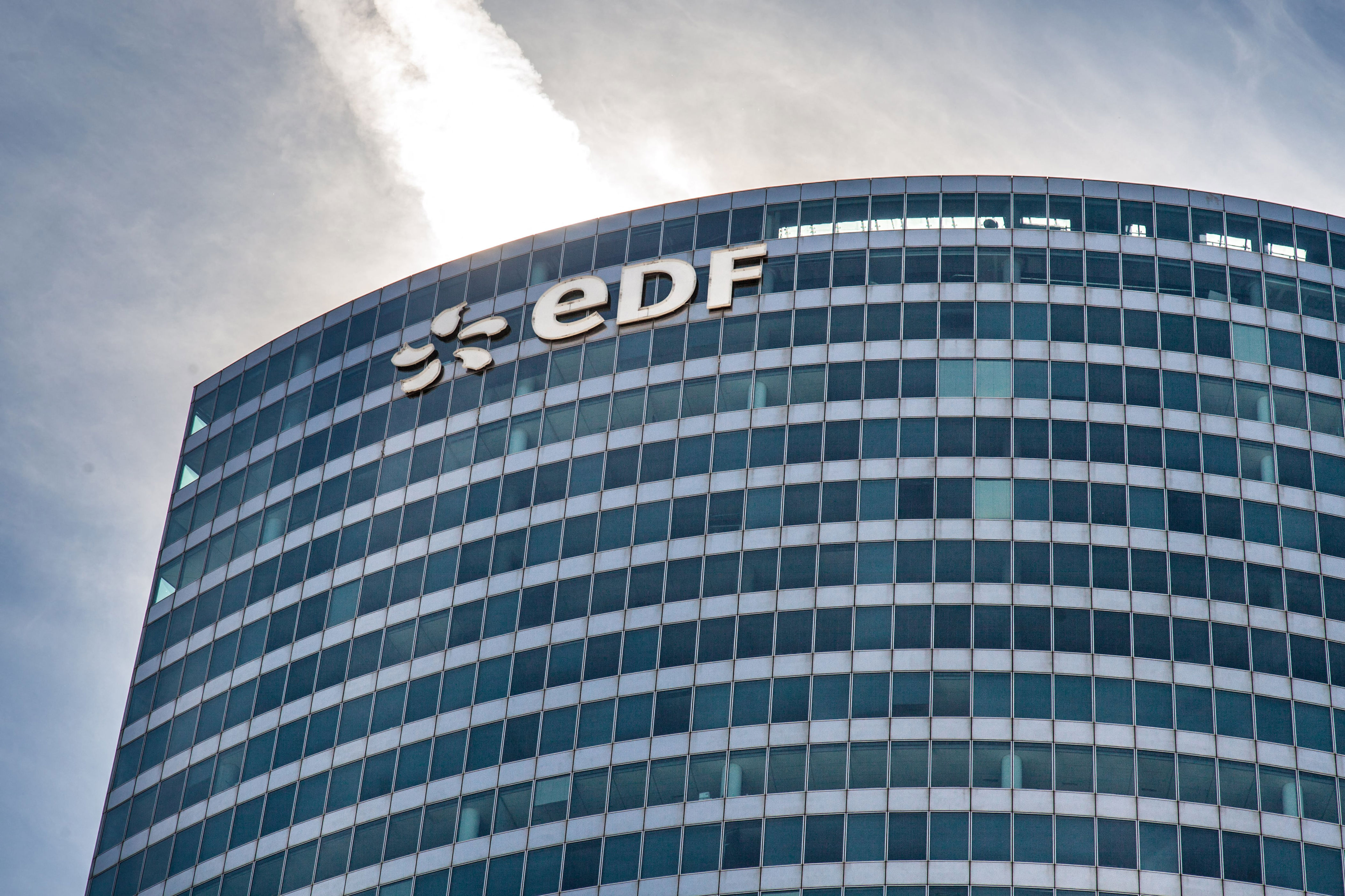 EDF envisage des cessions totales ou partielles de ses activités