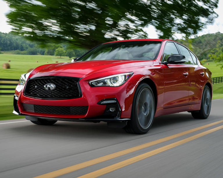 Infiniti is building a manual sports sedan aimed directly at the heart ...