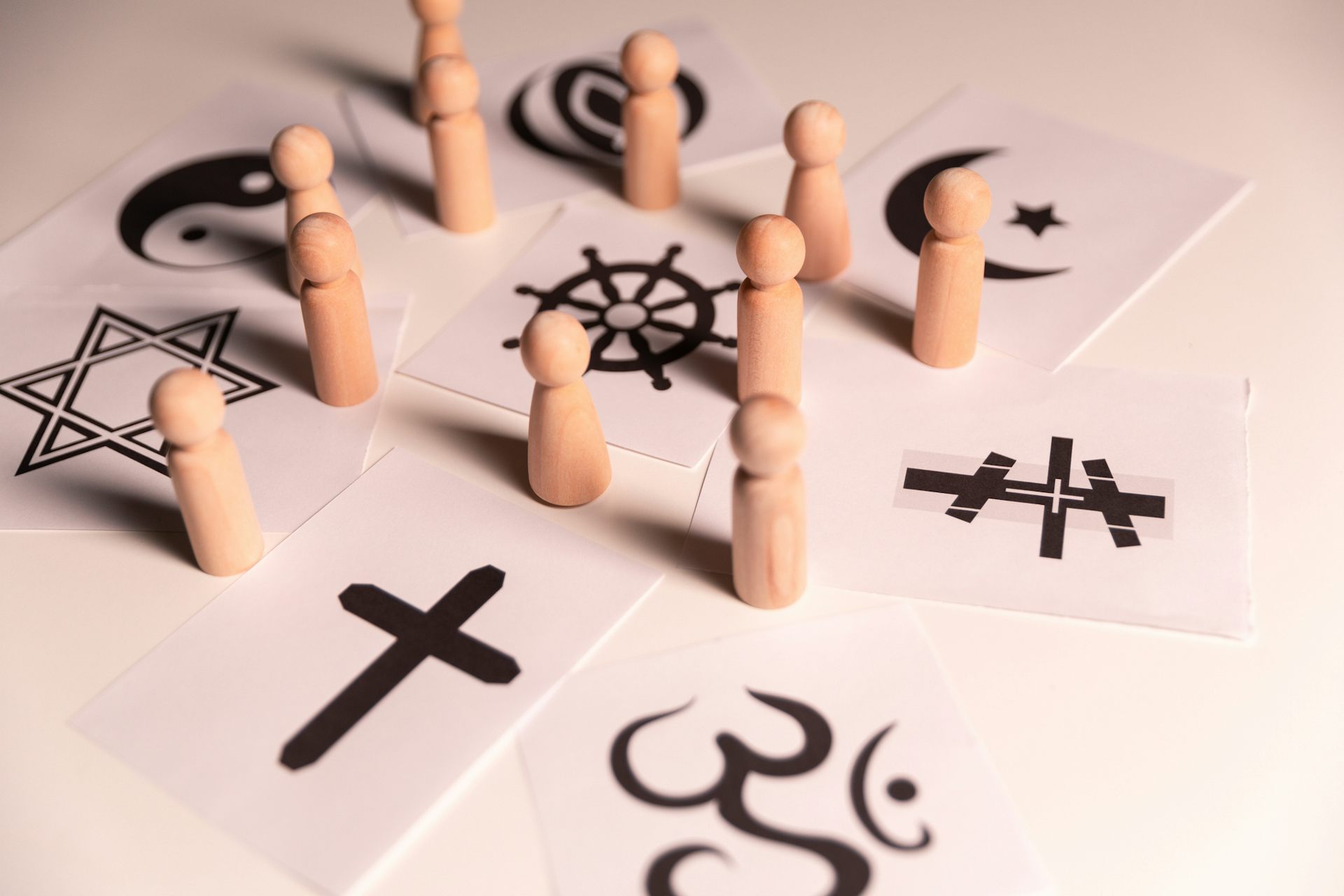 Why do some people stay in their faith and others leave? A Pew report ...
