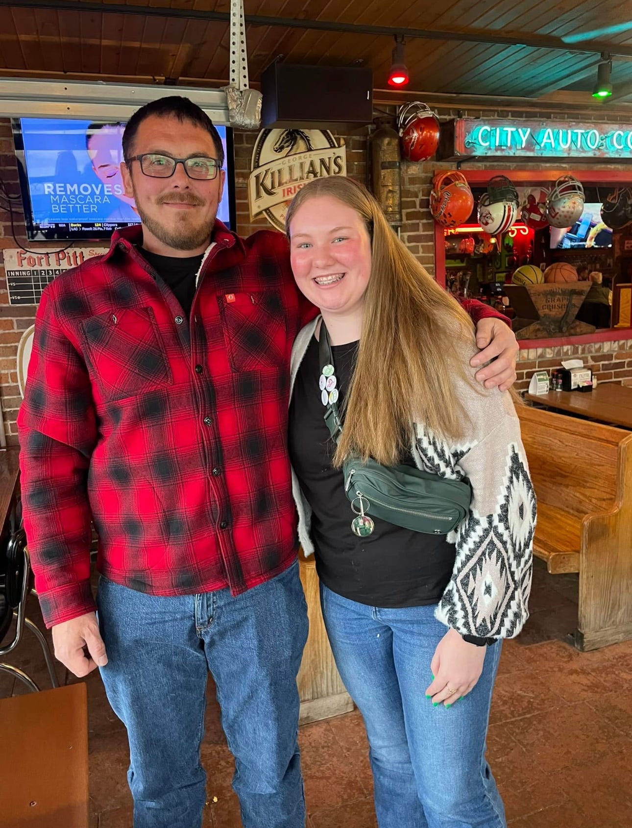 Piedmont man's honored for heroics in saving girl in Tusky Valley bus crash
