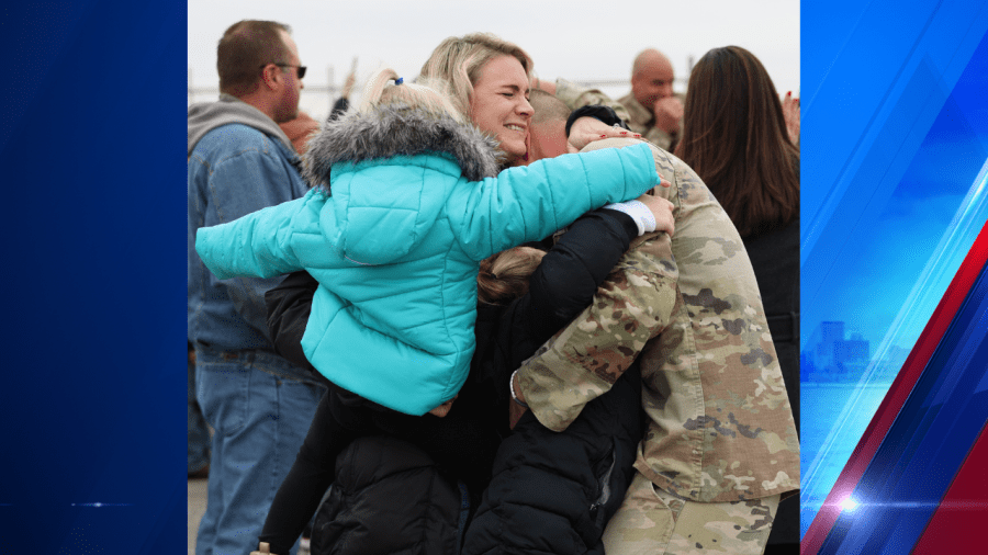 550 Illinois National Guard soldiers return from overseas deployment ...