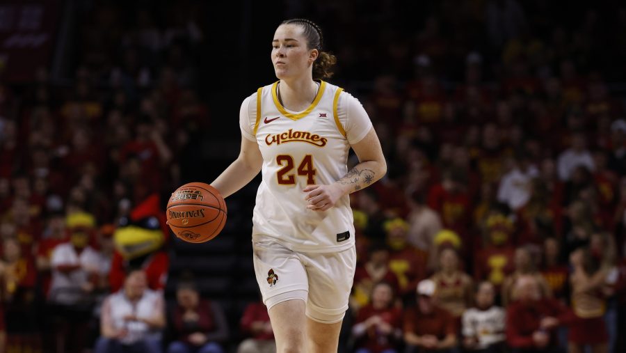 Cyclone, Hawkeye women maintain AP rankings as conference play looms