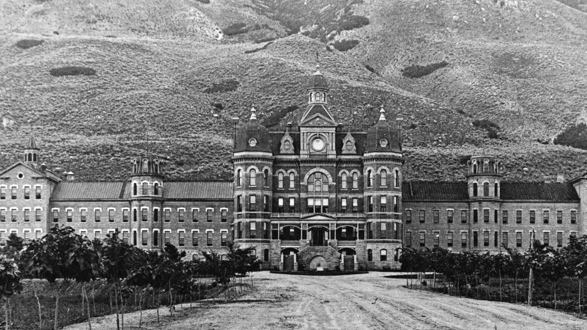 Utah State Hospital used to recruit actual psychiatric patients for its ...