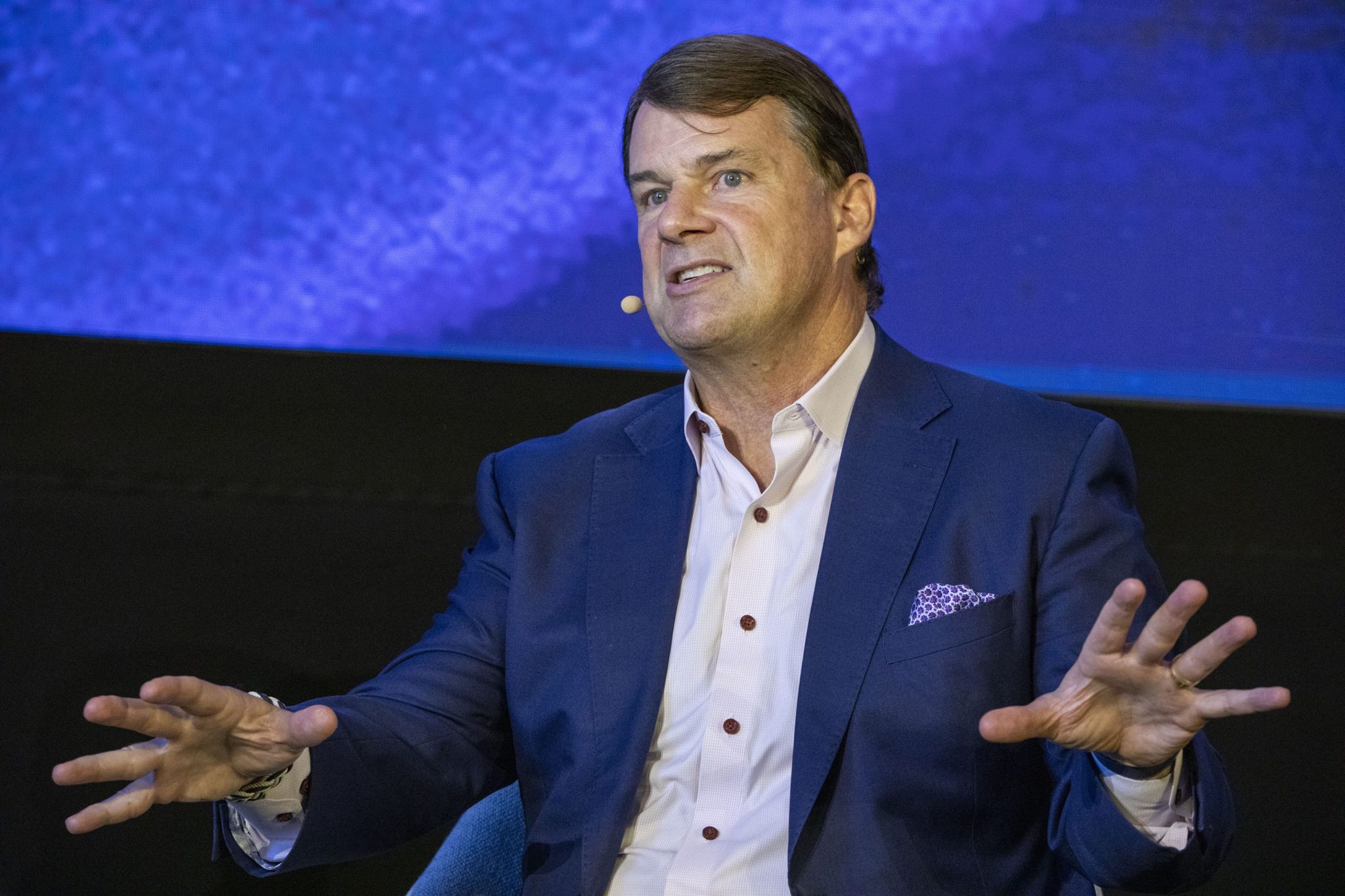 Ford writes down $19.5 billion as it pivots electric Lighting line of ...