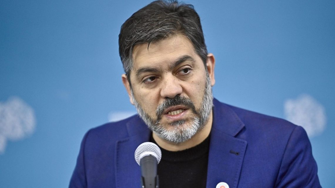 Carlos Bianco: “Si Axel me propone ser candidato, lo hablaremos”