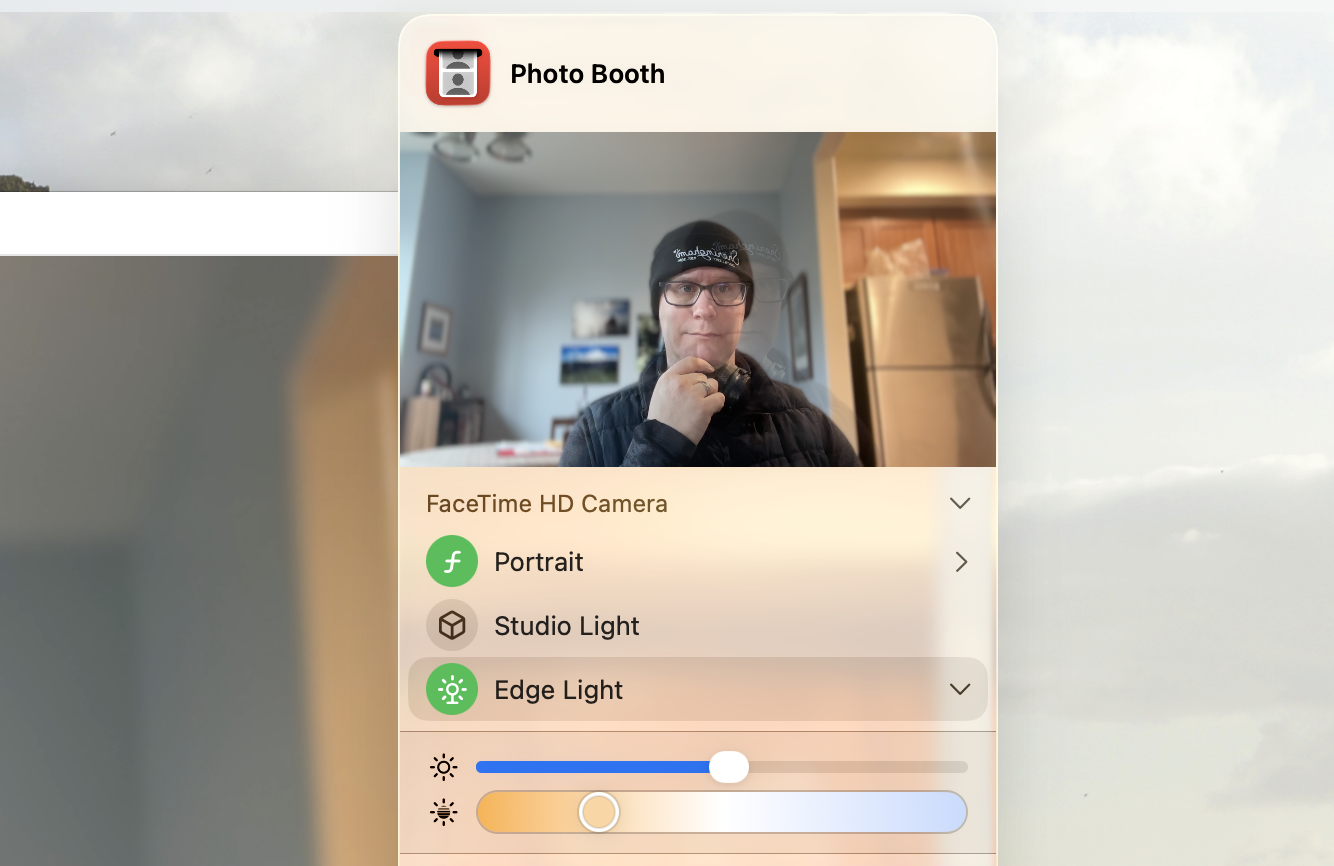 You can now use your MacBook's display as a ring light