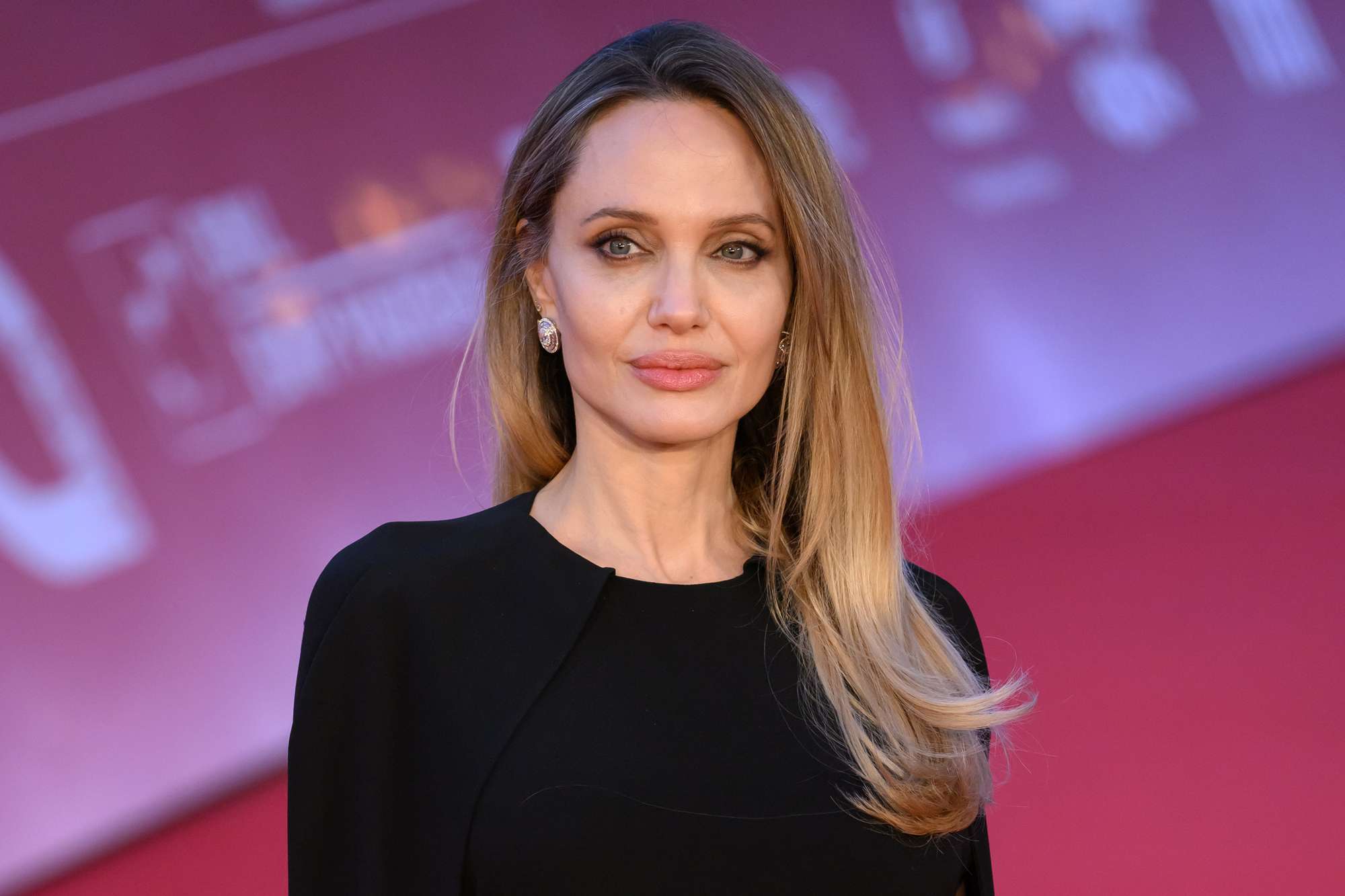 Angelina Jolie opens up about showing her mastectomy scars: 'I share ...