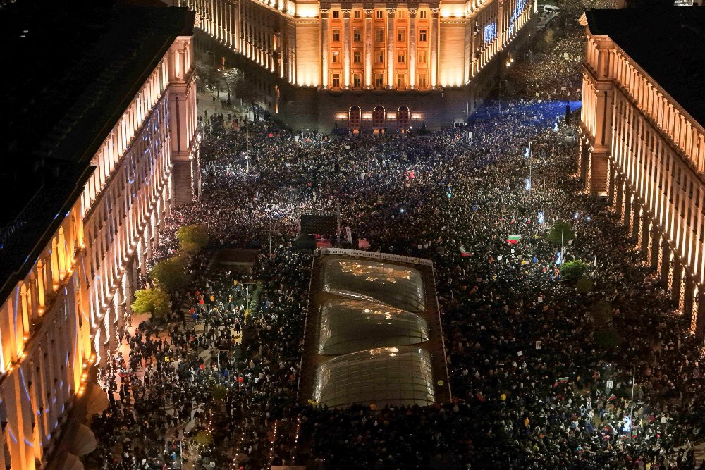 8 fakta pemerintahan Bulgaria lengser usai diprotes Gen Z