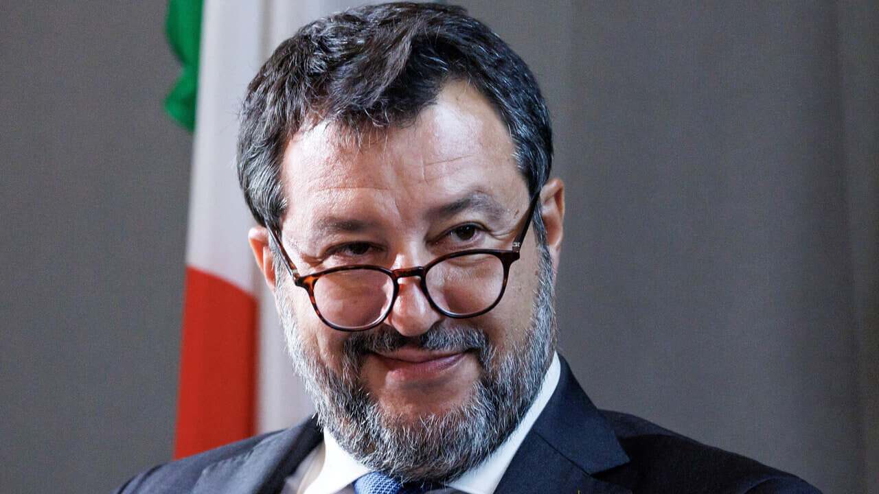 Cessione Juventus, Salvini attacca Elkann: "Ha già fatto danni enormi ...