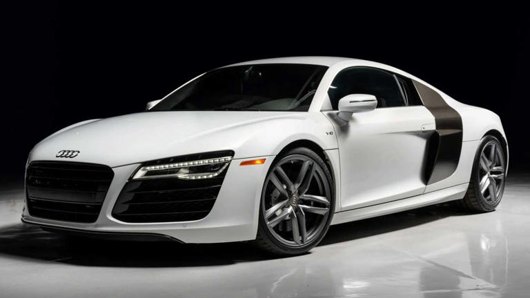 6 naturally aspirated V10 cars collectors are quietly snatching up