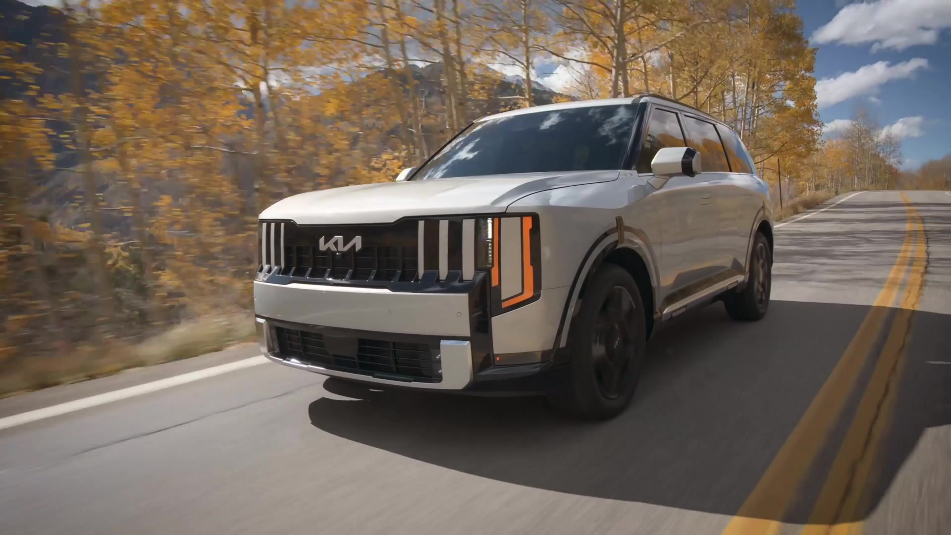 2027 Kia Telluride SXP turbo-hybrid driving video
