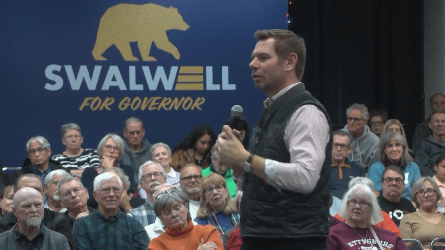 Candidate for governor Eric Swalwell makes campaign stop in Fresno for ...