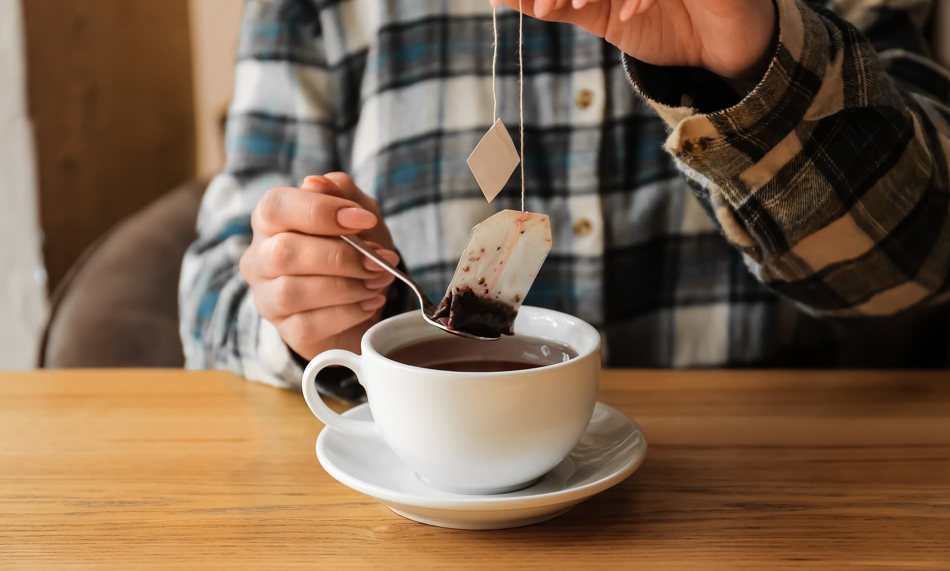 Drinking tea could lower risk of agonising bone problem while coffee ...