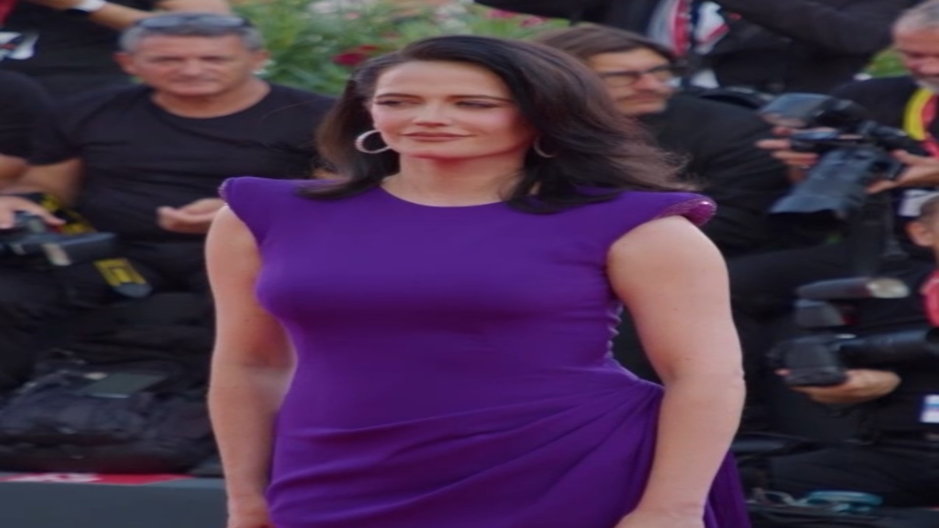 Eva Green inspires with a bold purple red carpet look