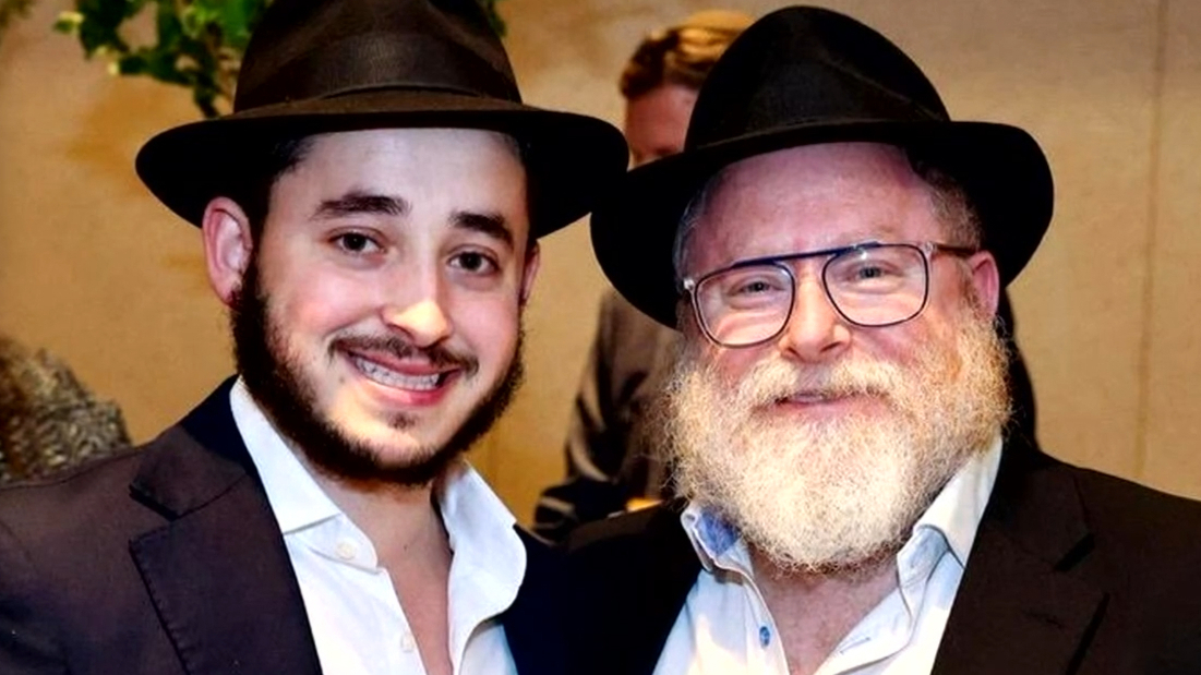 Community rewards rabbi's selfless act during Bondi terror attack