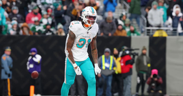 Ollie Gordon injury update: Dolphins RB’s status revealed after leaving ...